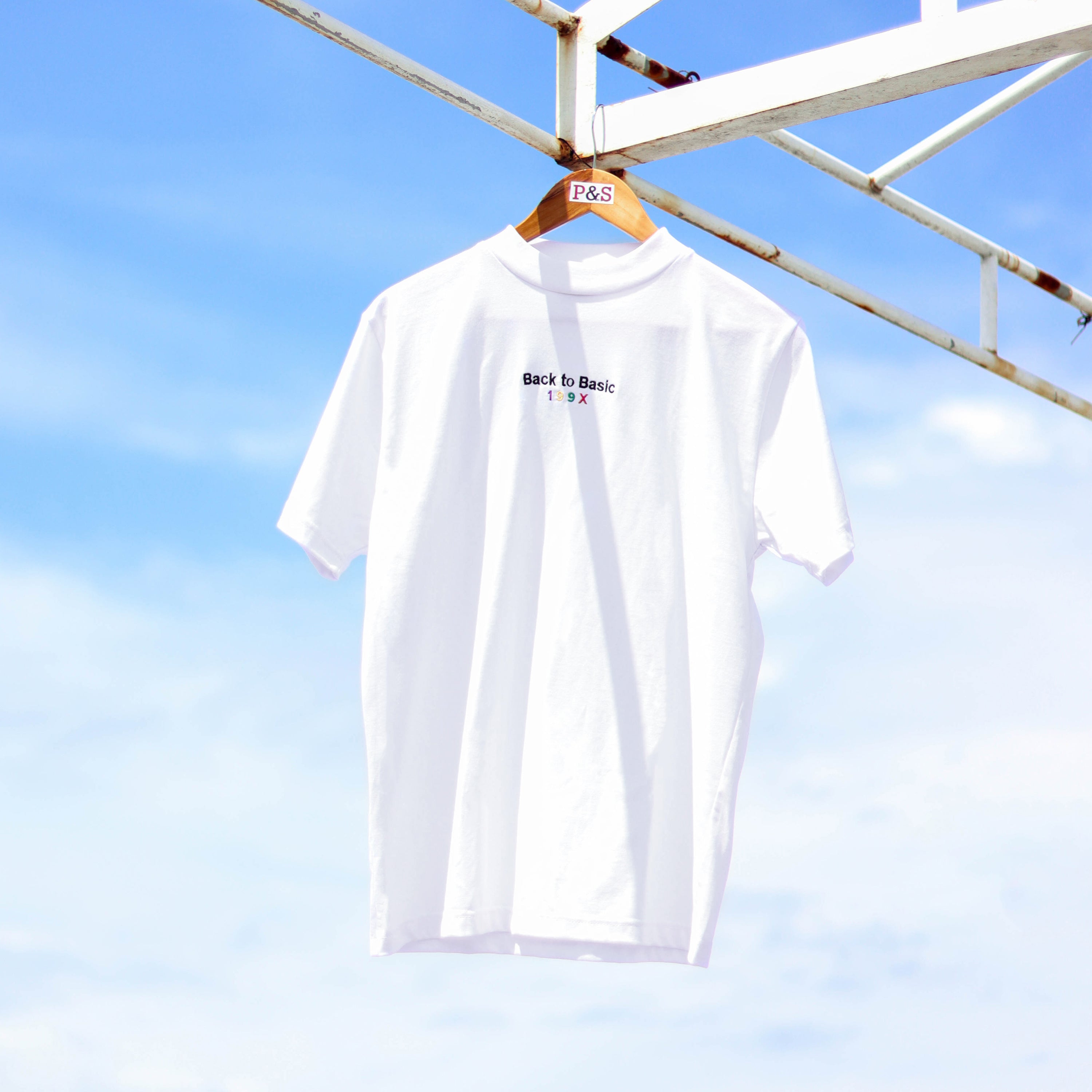 BACK TO BASIC WHITE – PLAIN&SIMPLE