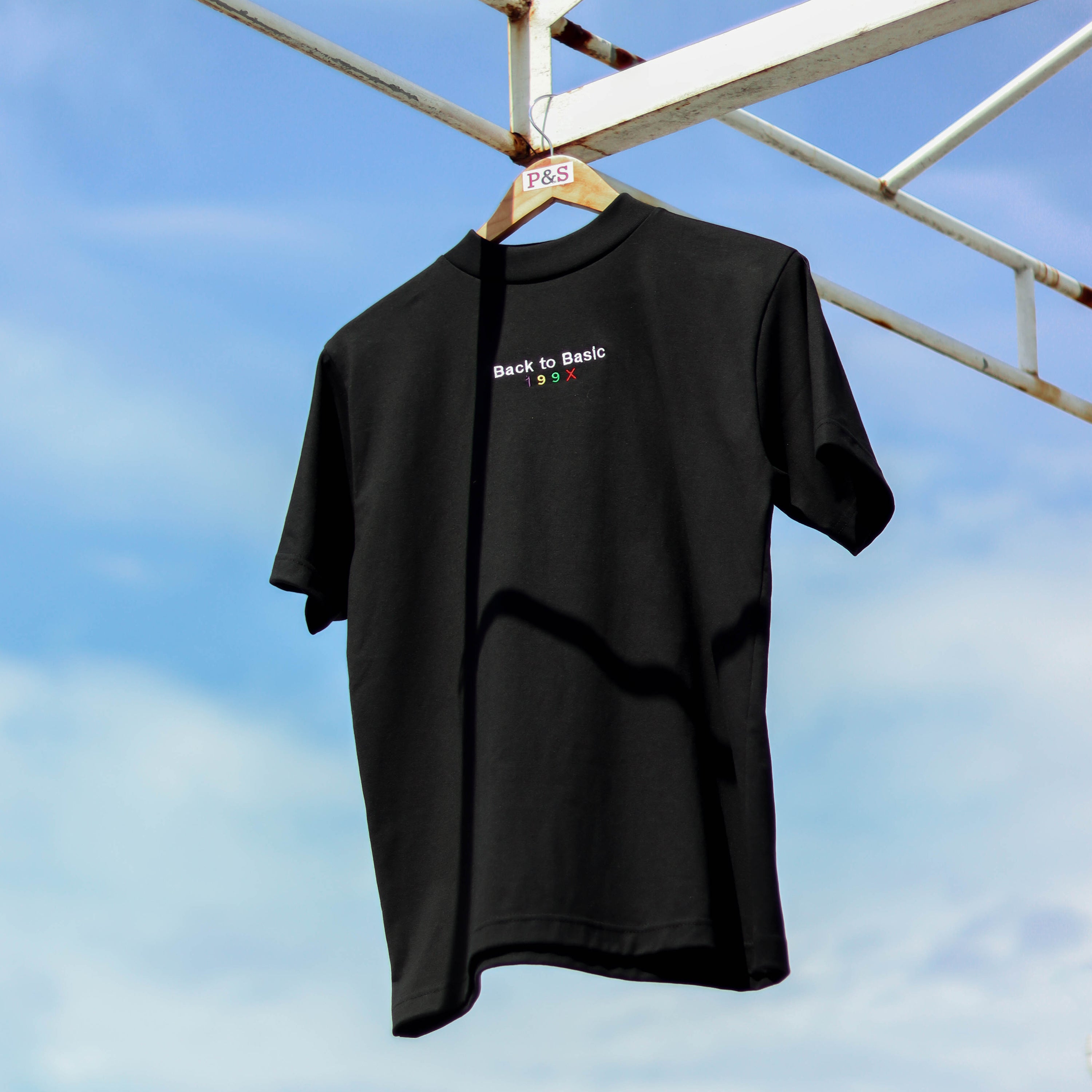 BACK TO BASIC BLACK – PLAIN&SIMPLE