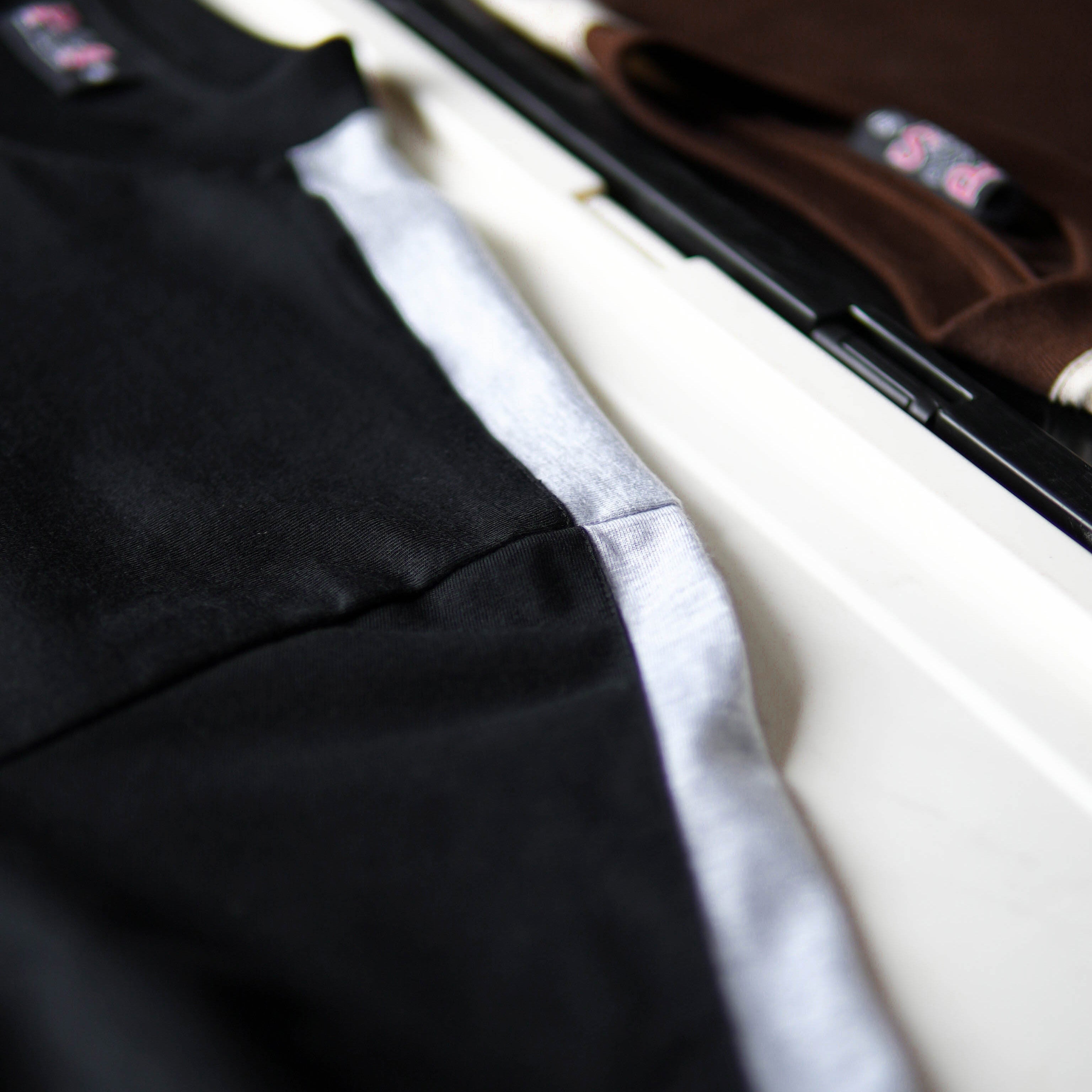 HUE HARMONY JET BLACK – PLAIN&SIMPLE